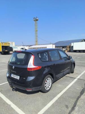 Pelēks Renault Grand Scenic 2010 Kauņa, ar dzinēja tilpumu 1.50 L un nobraukumu 230 tūkst. km par 3000 €, foto 4 vietnē AUTOMOTO.COM.LV