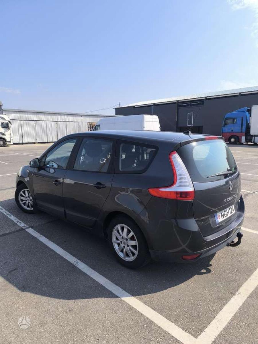 Pelēks Renault Grand Scenic 2010 Kauņa, ar dzinēja tilpumu 1.50 L un nobraukumu 230 tūkst. km par 3000 €, foto 5 vietnē AUTOMOTO.COM.LV