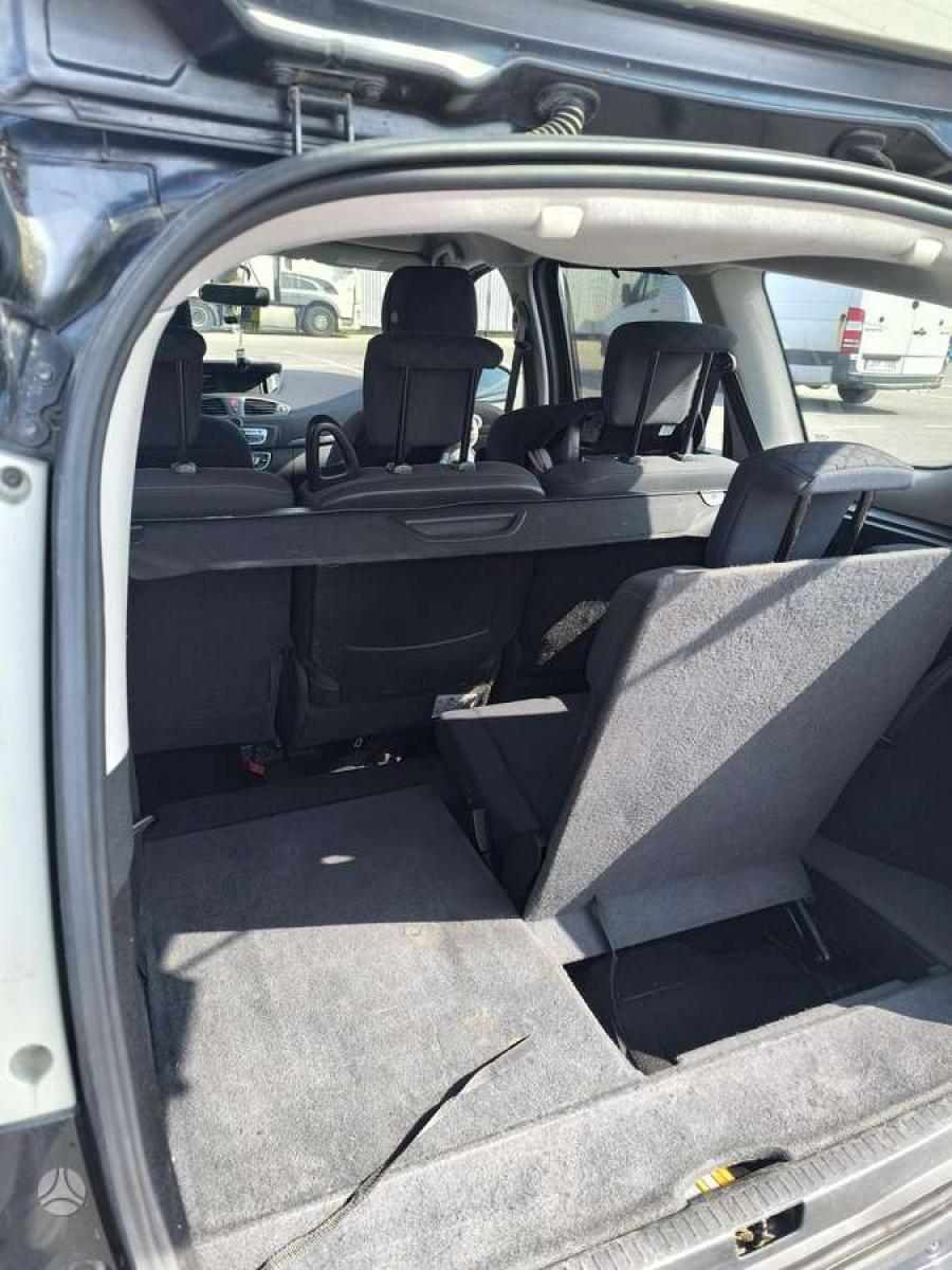Pelēks Renault Grand Scenic 2010 Kauņa, ar dzinēja tilpumu 1.50 L un nobraukumu 230 tūkst. km par 3000 €, foto 9 vietnē AUTOMOTO.COM.LV