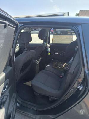 Pelēks Renault Grand Scenic 2010 Kauņa, ar dzinēja tilpumu 1.50 L un nobraukumu 230 tūkst. km par 3000 €, foto 11 vietnē AUTOMOTO.COM.LV