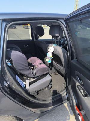 Pelēks Renault Grand Scenic 2010 Kauņa, ar dzinēja tilpumu 1.50 L un nobraukumu 230 tūkst. km par 3000 €, foto 14 vietnē AUTOMOTO.COM.LV