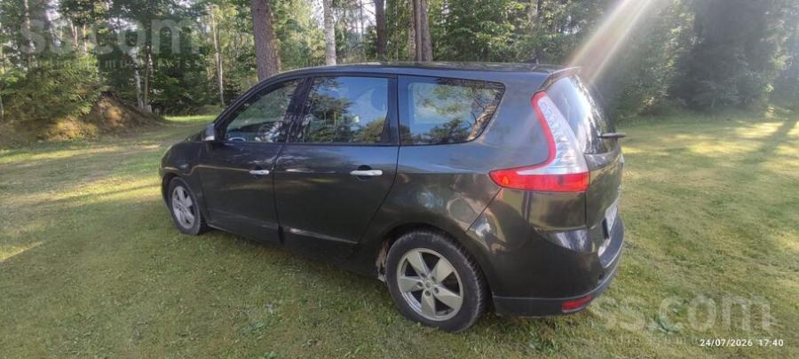 Pelēks Renault Grand Scenic 2011 Ogre, ar dzinēja tilpumu 1.90 L un nobraukumu 305 tūkst. km par 1900 €, foto 1 vietnē AUTOMOTO.COM.LV