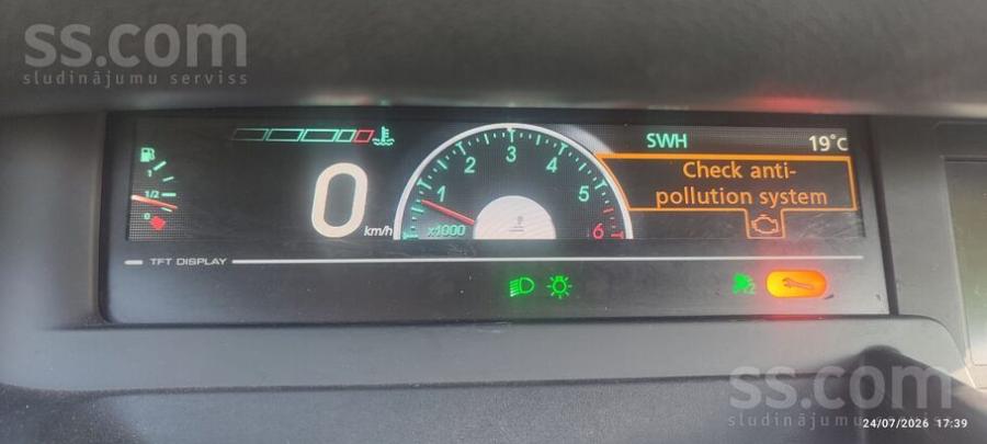 Pelēks Renault Grand Scenic 2011 Ogre, ar dzinēja tilpumu 1.90 L un nobraukumu 305 tūkst. km par 1900 €, foto 9 vietnē AUTOMOTO.COM.LV