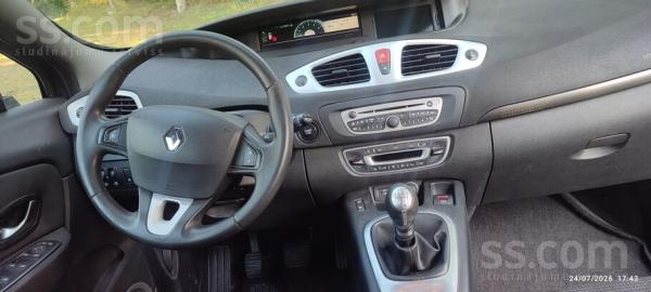 Grey Renault Grand Scenic 2011 in Ogre, with an engine capacity of 1.90 L and mileage of 305 thousand km for 1900 €, photo 2 on AUTOMOTO.COM.LV