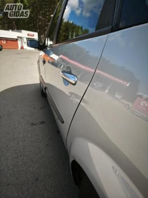 Renault Grand Scenic 2004 in Visaginas, with an engine capacity of 2.00 L and mileage of 154 thousand km for 1250 €, photo 4 on AUTOMOTO.COM.LV