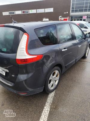 Renault Grand Scenic 2010 in Taurage, with an engine capacity of 1.90 L and mileage of 355 thousand km for 2700 €, photo 7 on AUTOMOTO.COM.LV