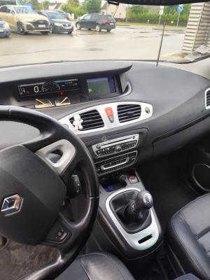 Renault Grand Scenic 2010 in Taurage, with an engine capacity of 1.90 L and mileage of 355 thousand km for 2700 €, photo 13 on AUTOMOTO.COM.LV