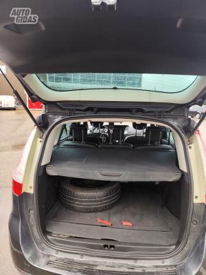 Renault Grand Scenic 2010 in Taurage, with an engine capacity of 1.90 L and mileage of 355 thousand km for 2700 €, photo 16 on AUTOMOTO.COM.LV