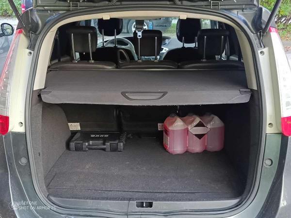 Renault Grand Scenic 2011 in Vilnius, with an engine capacity of 1.87 L and mileage of 229 thousand km for 2700 €, photo 6 on AUTOMOTO.COM.LV