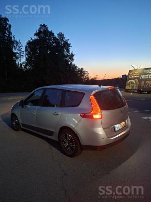 Renault Grand Scenic 2013 Rīga, ar dzinēja tilpumu 1.50 L un nobraukumu 272 tūkst. km par 2800 €, foto  vietnē AUTOMOTO.COM.LV
