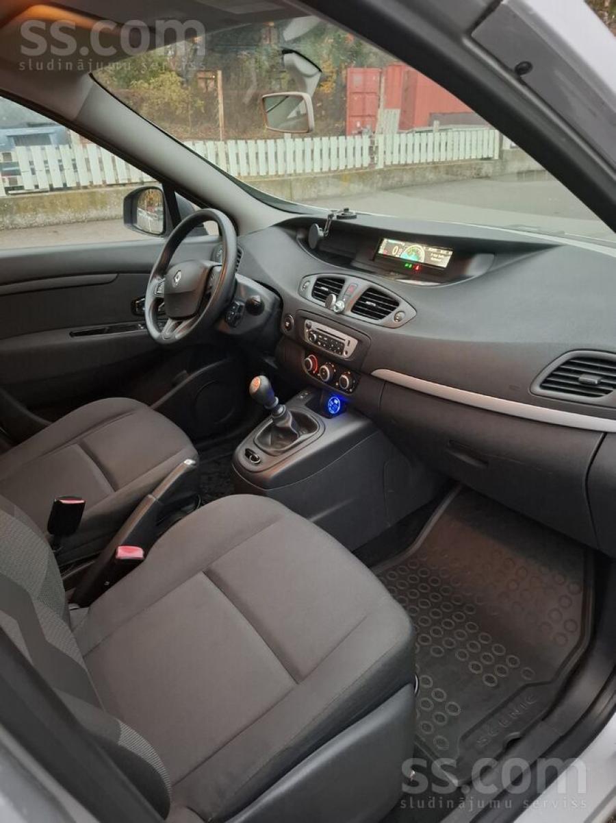 Renault Grand Scenic 2013 Rīga, ar dzinēja tilpumu 1.50 L un nobraukumu 272 tūkst. km par 2800 €, foto 6 vietnē AUTOMOTO.COM.LV