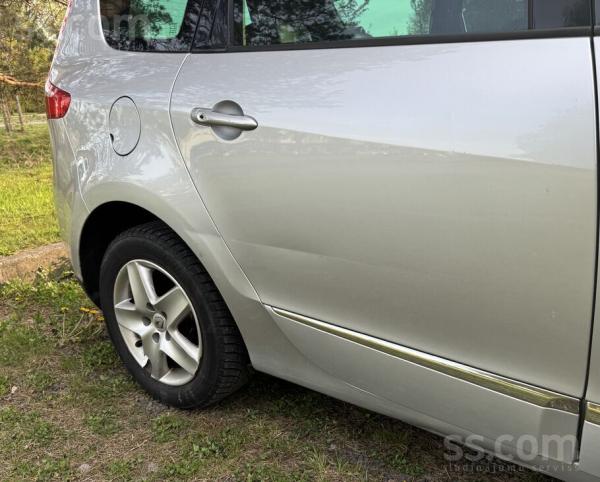 Renault Grand Scenic 2016 in Jelgava, with an engine capacity of 1.60 L and mileage of 190 thousand km for 3800 €, photo 8 on AUTOMOTO.COM.LV