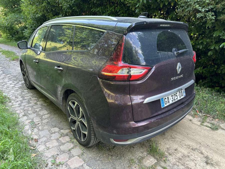 Renault Grand Scenic 2021 in Taurage, with an engine capacity of 1.75 L and mileage of 261 thousand km for 9900 €, photo 4 on AUTOMOTO.COM.LV