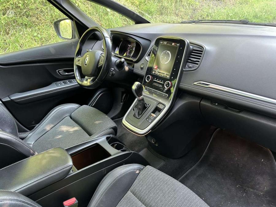 Renault Grand Scenic 2021 in Taurage, with an engine capacity of 1.75 L and mileage of 261 thousand km for 9900 €, photo 9 on AUTOMOTO.COM.LV