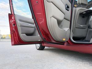 Red Renault Grand Scenic 2007 in Riga, with an engine capacity of 2.00 L and mileage of 243 thousand km for 1790 €, photo 15 on AUTOMOTO.COM.LV