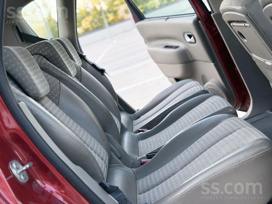 Red Renault Grand Scenic 2007 in Riga, with an engine capacity of 2.00 L and mileage of 243 thousand km for 1790 €, photo 18 on AUTOMOTO.COM.LV