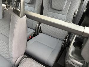 Red Renault Grand Scenic 2010 in Jelgava, with an engine capacity of 1.90 L and mileage of 203 thousand km for 4250 €, photo 8 on AUTOMOTO.COM.LV