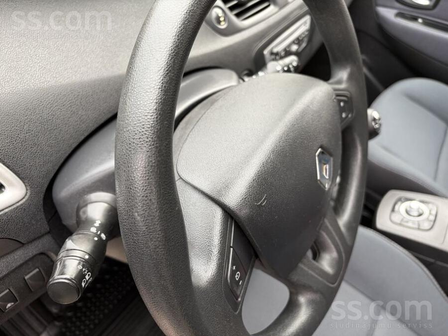 Red Renault Grand Scenic 2010 in Jelgava, with an engine capacity of 1.90 L and mileage of 203 thousand km for 4250 €, photo 15 on AUTOMOTO.COM.LV
