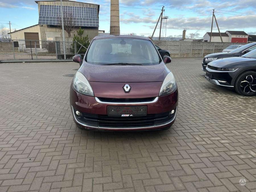 Red Renault Grand Scenic 2012 in Taurage, with an engine capacity of 1.46 L and mileage of 250 thousand km for 3600 €, photo 2 on AUTOMOTO.COM.LV