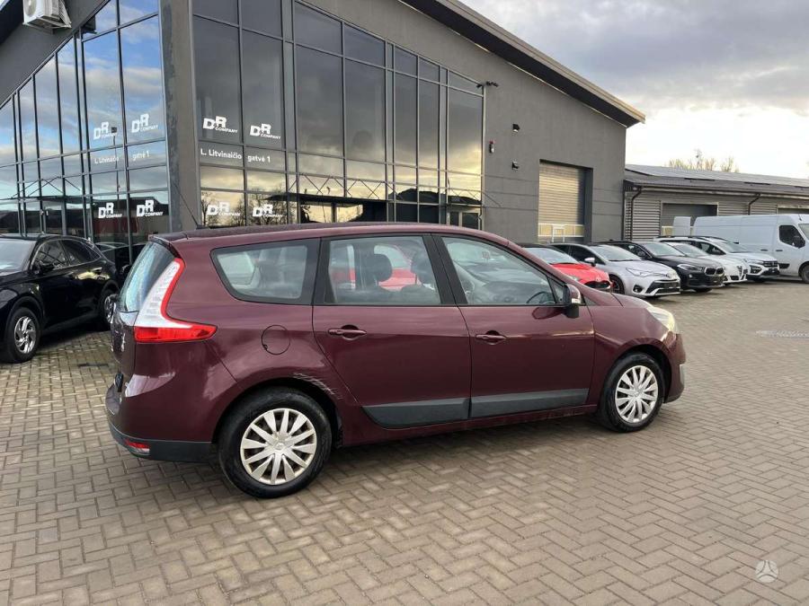 Red Renault Grand Scenic 2012 in Taurage, with an engine capacity of 1.46 L and mileage of 250 thousand km for 3600 €, photo 7 on AUTOMOTO.COM.LV