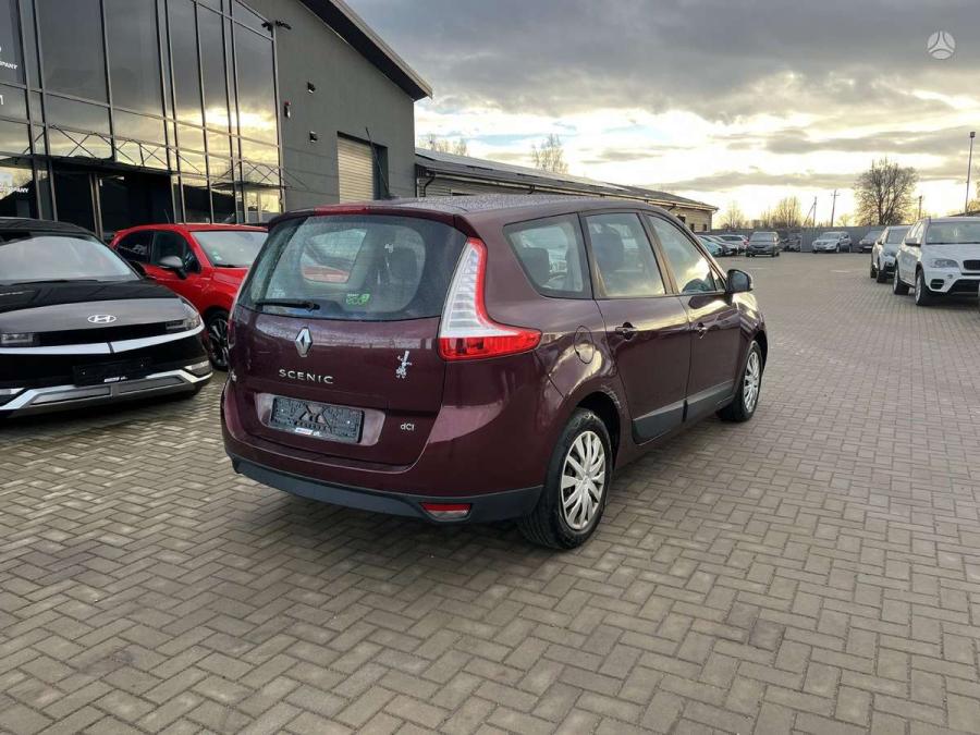 Red Renault Grand Scenic 2012 in Taurage, with an engine capacity of 1.46 L and mileage of 250 thousand km for 3600 €, photo 9 on AUTOMOTO.COM.LV