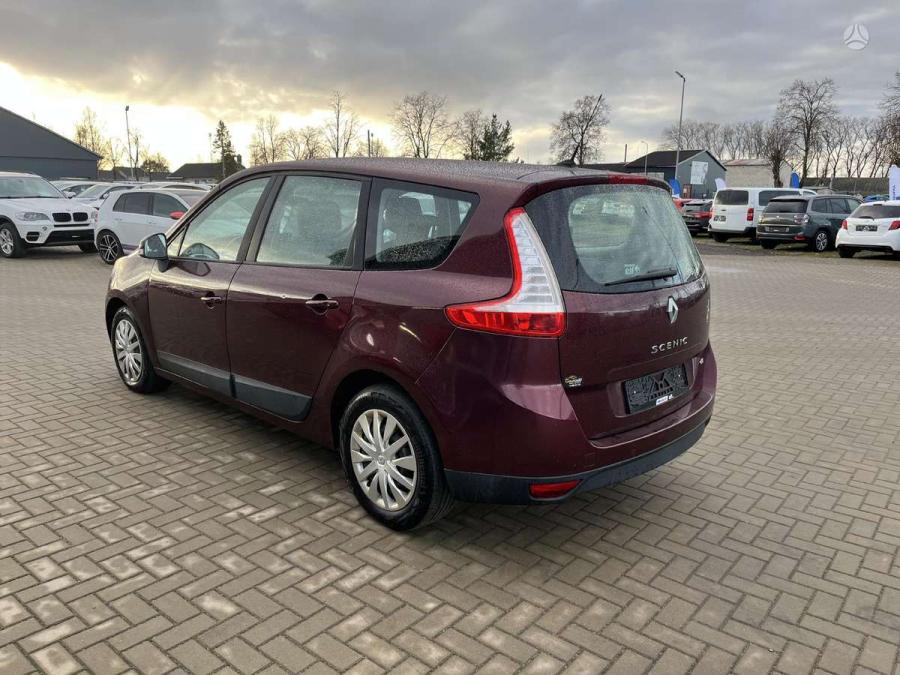 Red Renault Grand Scenic 2012 in Taurage, with an engine capacity of 1.46 L and mileage of 250 thousand km for 3600 €, photo 11 on AUTOMOTO.COM.LV
