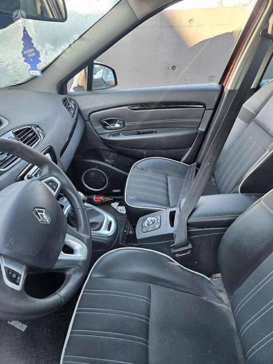 Sarkans Renault Grand Scenic 2012 Kauņa, ar dzinēja tilpumu 1.46 L un nobraukumu 239 tūkst. km par 4500 €, foto 4 vietnē AUTOMOTO.COM.LV