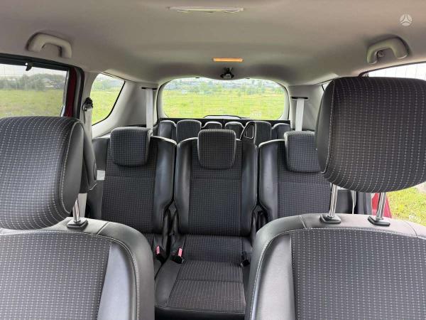 Red Renault Grand Scenic 2013 in Klaipeda, with an engine capacity of 1.60 L and mileage of 295 thousand km for 3350 €, photo 2 on AUTOMOTO.COM.LV