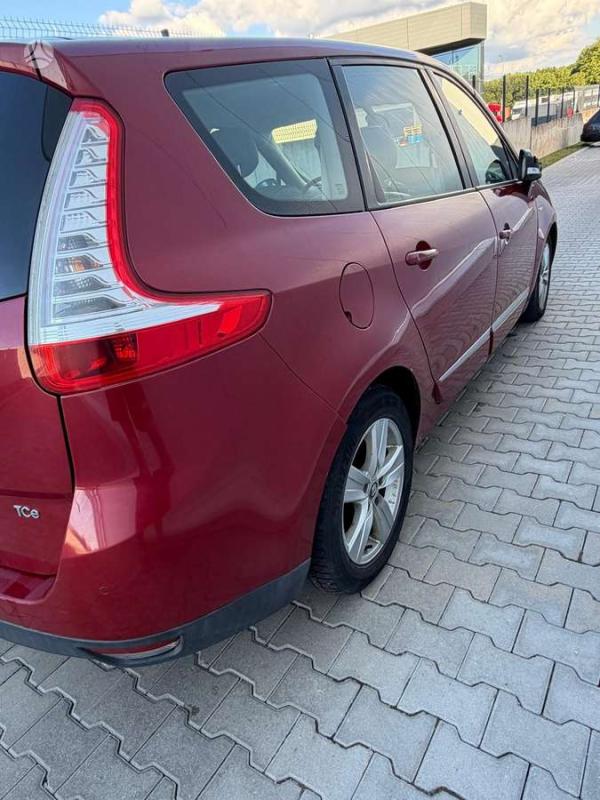 Red Renault Grand Scenic 2013 in Klaipeda, with an engine capacity of 1.60 L and mileage of 295 thousand km for 3350 €, photo 3 on AUTOMOTO.COM.LV
