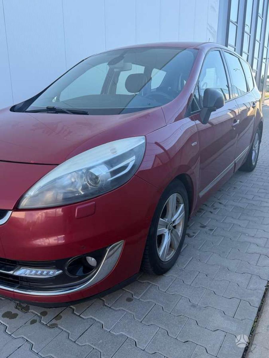 Red Renault Grand Scenic 2013 in Klaipeda, with an engine capacity of 1.60 L and mileage of 295 thousand km for 3350 €, photo 6 on AUTOMOTO.COM.LV