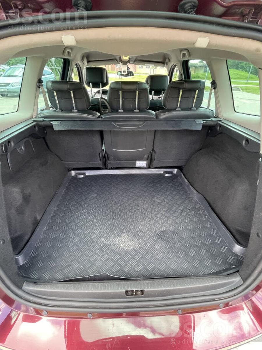Red Renault Grand Scenic 2014 in Cesis, with an engine capacity of 1.20 L and mileage of 151 thousand km for 5900 €, photo 14 on AUTOMOTO.COM.LV