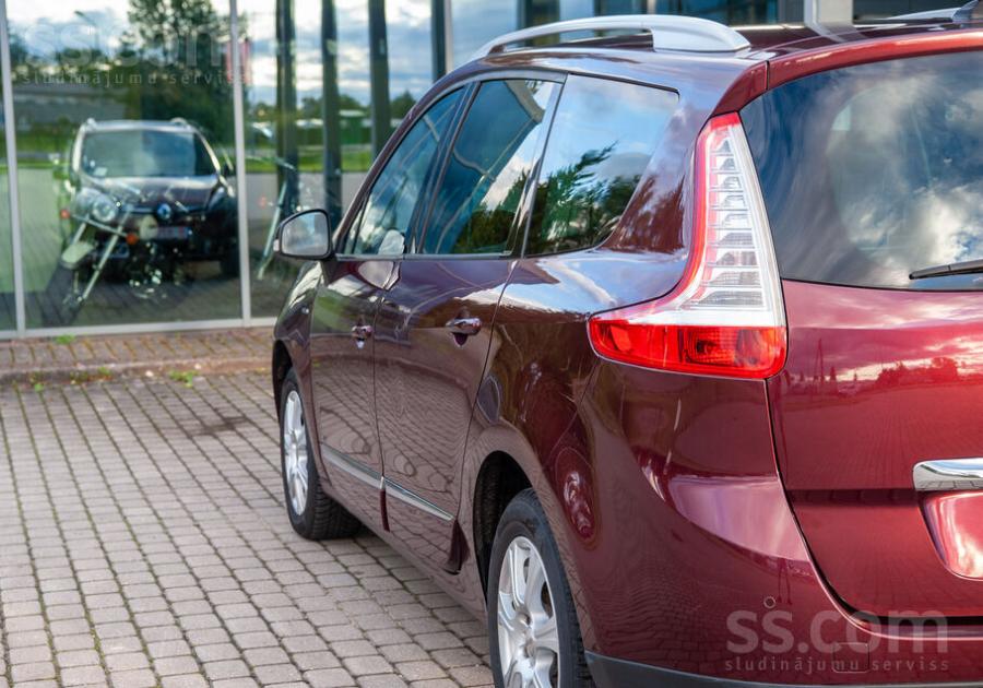 Sarkans Renault Grand Scenic 2014 Cēsis, ar dzinēja tilpumu 1.20 L un nobraukumu 151 tūkst. km par 5900 €, foto 12 vietnē AUTOMOTO.COM.LV