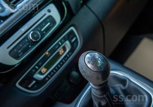 Sarkans Renault Grand Scenic 2014 Cēsis, ar dzinēja tilpumu 1.20 L un nobraukumu 151 tūkst. km par 5900 €, foto 19 vietnē AUTOMOTO.COM.LV