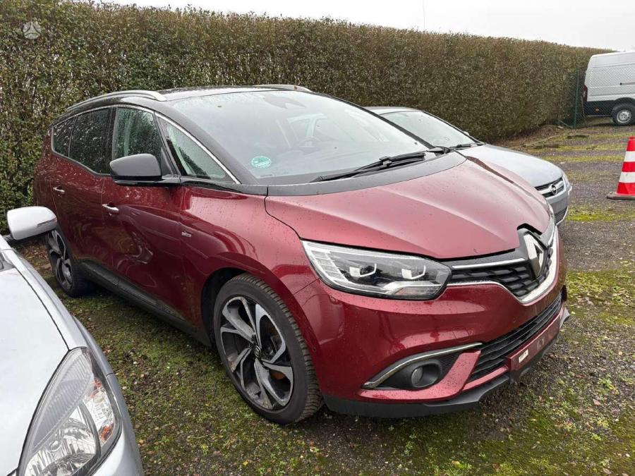 Red Renault Grand Scenic 2017 in Taurage, with an engine capacity of 1.60 L and mileage of 215 thousand km for 8900 €, photo 1 on AUTOMOTO.COM.LV