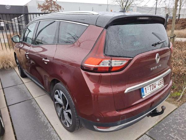 Red Renault Grand Scenic 2017 in Vilnius, with an engine capacity of 1.60 L and mileage of 210 thousand km for 9500 €, photo 2 on AUTOMOTO.COM.LV