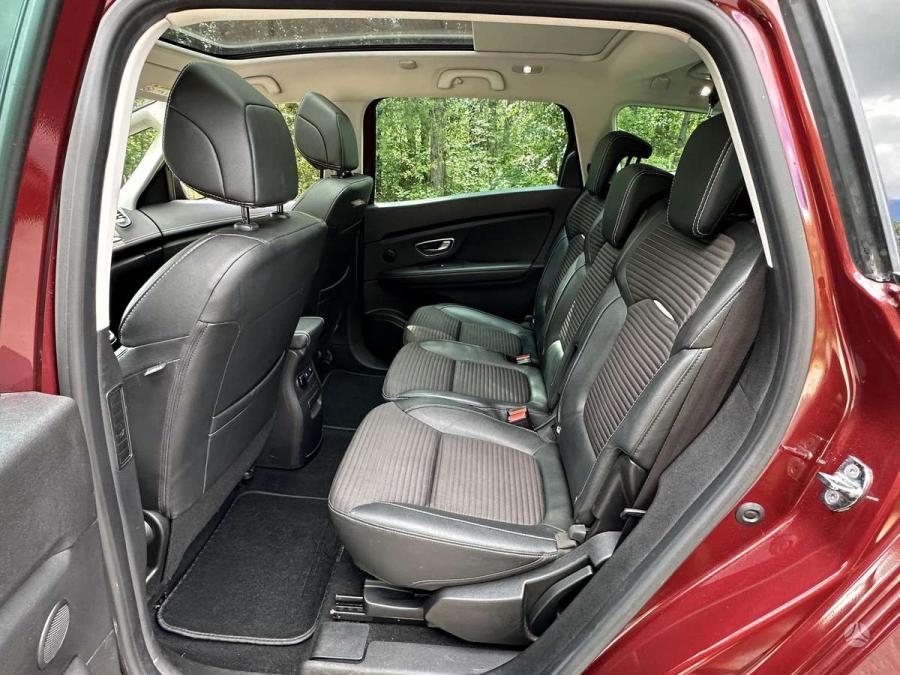 Red Renault Grand Scenic 2018 in Ukmerge, with an engine capacity of 1.33 L and mileage of 167 thousand km for 8550 €, photo 13 on AUTOMOTO.COM.LV