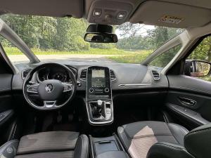 Red Renault Grand Scenic 2018 in Ukmerge, with an engine capacity of 1.33 L and mileage of 167 thousand km for 8550 €, photo 18 on AUTOMOTO.COM.LV