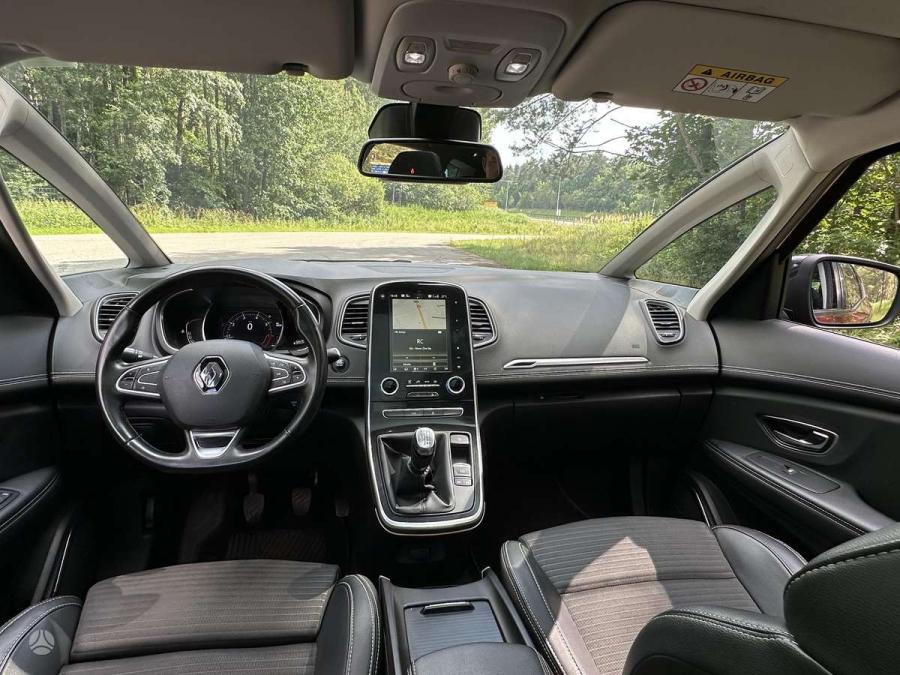 Red Renault Grand Scenic 2018 in Ukmerge, with an engine capacity of 1.33 L and mileage of 167 thousand km for 8550 €, photo 18 on AUTOMOTO.COM.LV