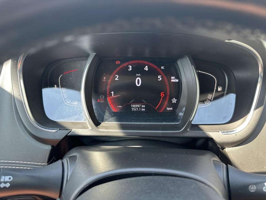 Red Renault Grand Scenic 2018 in Ukmerge, with an engine capacity of 1.33 L and mileage of 167 thousand km for 8550 €, photo 20 on AUTOMOTO.COM.LV