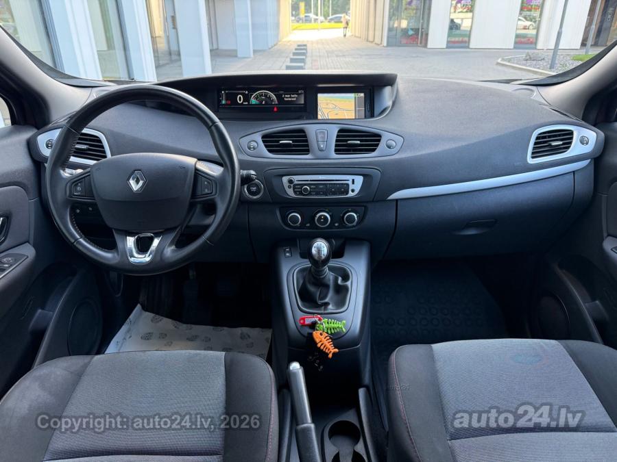 Sarkans Renault Grand Scenic 2015 Tallina, ar dzinēja tilpumu 1.50 L un nobraukumu 161 tūkst. km par 4900 €, foto 10 vietnē AUTOMOTO.COM.LV