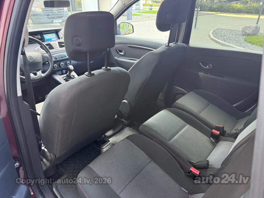 Sarkans Renault Grand Scenic 2015 Tallina, ar dzinēja tilpumu 1.50 L un nobraukumu 161 tūkst. km par 4900 €, foto 13 vietnē AUTOMOTO.COM.LV