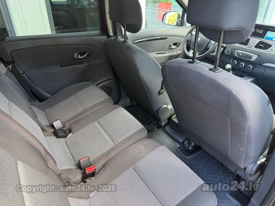 Sarkans Renault Grand Scenic 2015 Tallina, ar dzinēja tilpumu 1.50 L un nobraukumu 161 tūkst. km par 4900 €, foto 14 vietnē AUTOMOTO.COM.LV