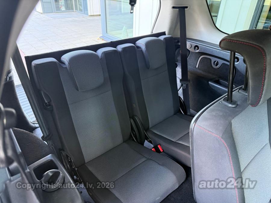 Sarkans Renault Grand Scenic 2015 Tallina, ar dzinēja tilpumu 1.50 L un nobraukumu 161 tūkst. km par 4900 €, foto 15 vietnē AUTOMOTO.COM.LV