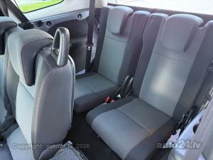 Sarkans Renault Grand Scenic 2015 Tallina, ar dzinēja tilpumu 1.50 L un nobraukumu 161 tūkst. km par 4900 €, foto 16 vietnē AUTOMOTO.COM.LV
