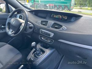 Sarkans Renault Grand Scenic 2015 Paide, ar dzinēja tilpumu 1.20 L un nobraukumu 153 tūkst. km par 5390 €, foto 9 vietnē AUTOMOTO.COM.LV