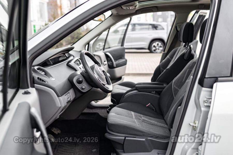 Renault Grand Scenic 2004 Tallina, ar dzinēja tilpumu 1.90 L un nobraukumu 99 tūkst. km par 2998 €, foto 13 vietnē AUTOMOTO.COM.LV