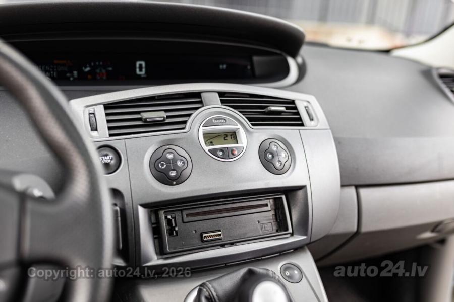 Renault Grand Scenic 2004 Tallina, ar dzinēja tilpumu 1.90 L un nobraukumu 99 tūkst. km par 2998 €, foto 20 vietnē AUTOMOTO.COM.LV