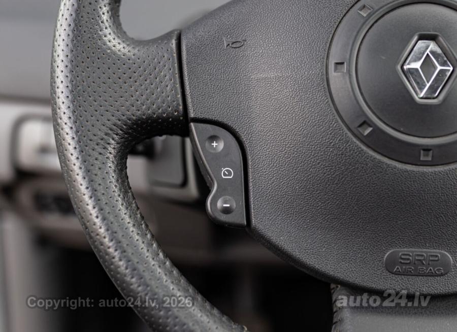 Renault Grand Scenic 2004 Tallina, ar dzinēja tilpumu 1.90 L un nobraukumu 99 tūkst. km par 2998 €, foto 21 vietnē AUTOMOTO.COM.LV