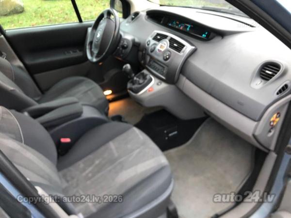 Renault Grand Scenic 2005 in Tallinn, with an engine capacity of 2.00 L and mileage of 240 thousand km for 2400 €, photo 11 on AUTOMOTO.COM.LV