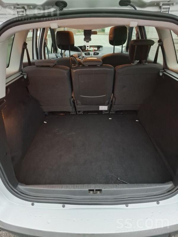 Renault Grand Scenic 2013 Rīga, ar dzinēja tilpumu 1.50 L un nobraukumu 272 tūkst. km par 2900 €, foto 7 vietnē AUTOMOTO.COM.LV